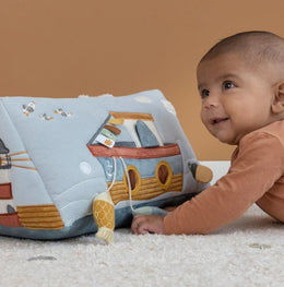 Little Dutch Activity Triangle – Daisy and Dino's